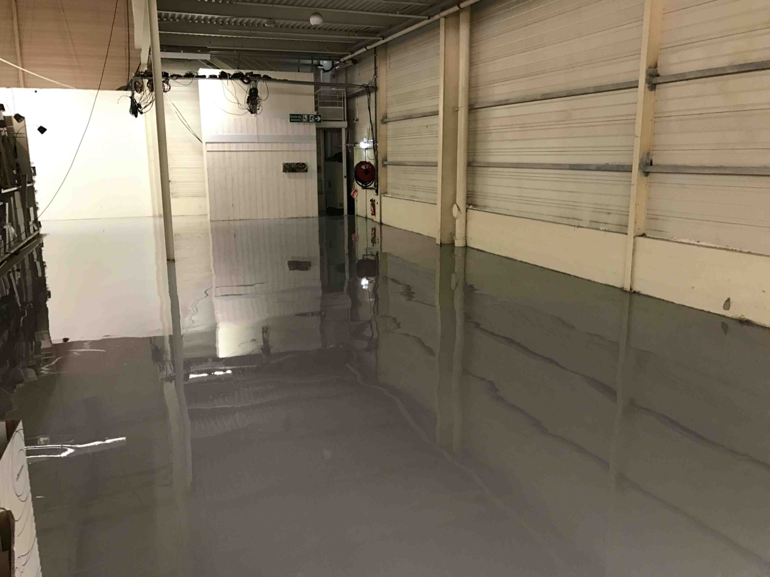 RÉSIN‘ARTEX Galerie Photos Sol Epoxy - Résin'Artex - Spécialiste des ...